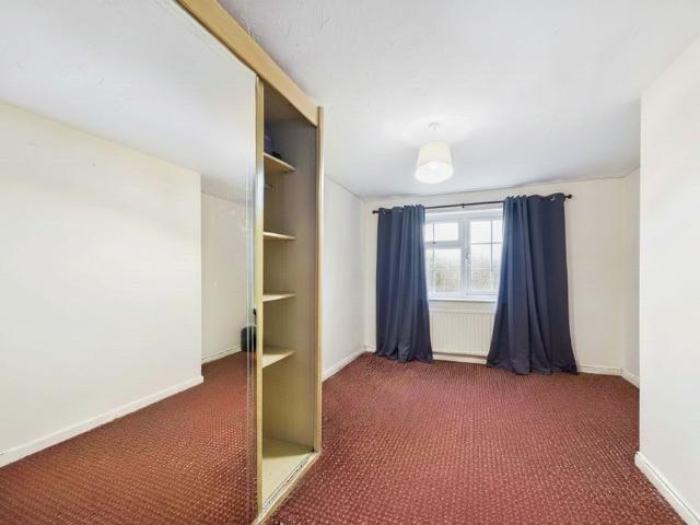 2 bedroom Flat in Pickfords Gardens, Slough