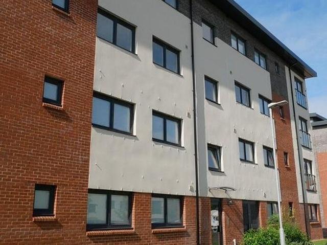 2 bedroom flat in Renfrew