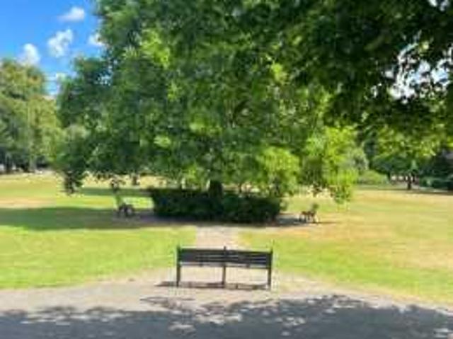 2 bedroom flat in Rosebery Lodge, Epsom, KT18 2 bed #2460831