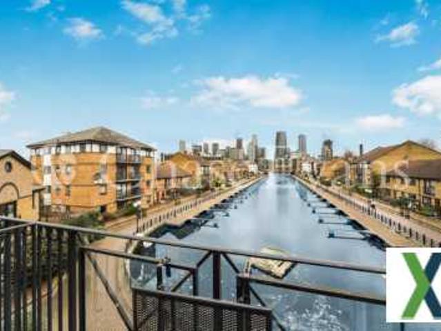 2 bedroom flat in Spindrift Avenue, Isle Of Dogs, London, E14