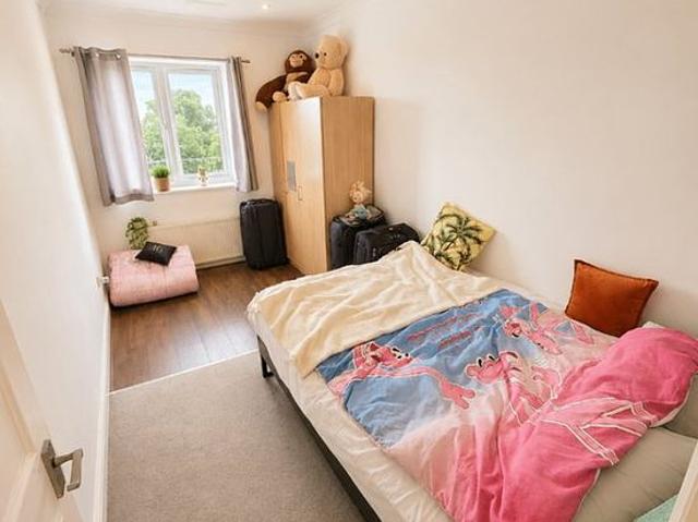 2 bedroom flat in Stanmore