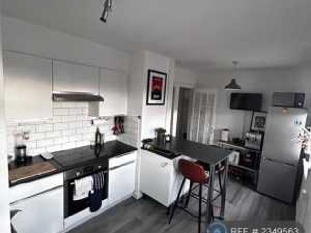 2 bedroom flat in Streatham Court, London, SW16 2 bed #2349563