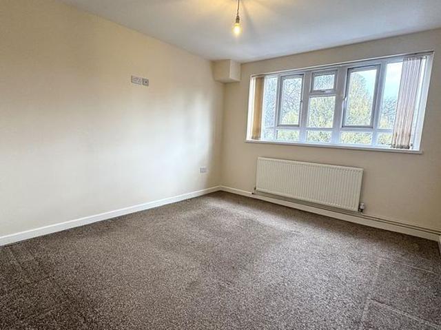 2 bedroom flat in Sutton Coldfield