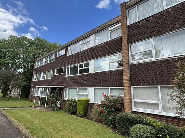 2 bedroom flat in Sutton Coldfield