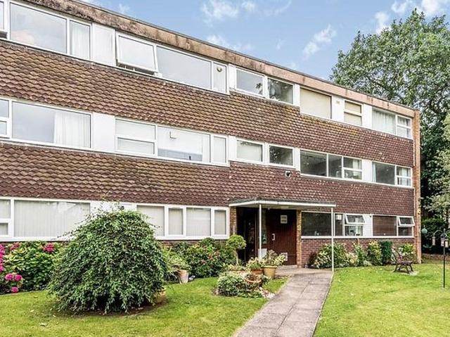 2 bedroom flat in Sutton Coldfield