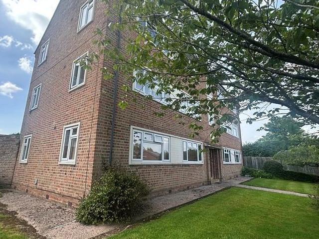 2 bedroom flat in Sutton Coldfield
