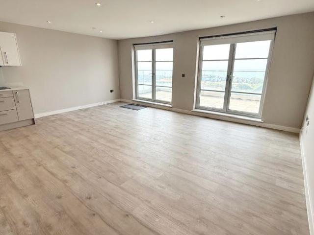 2 Bedroom Flat, Kingsway, Hove