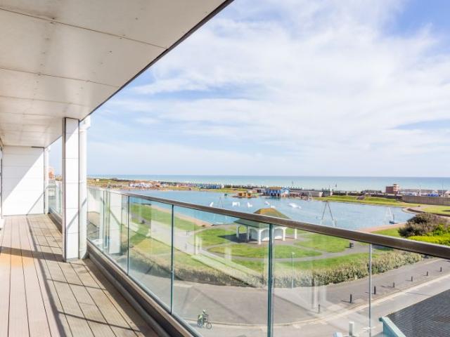 2 Bedroom Flat Kinsgway, Hove