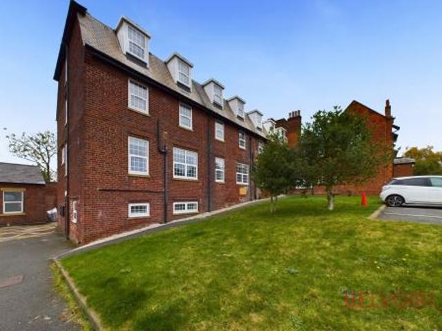 2 bedroom Flat Let Agreed