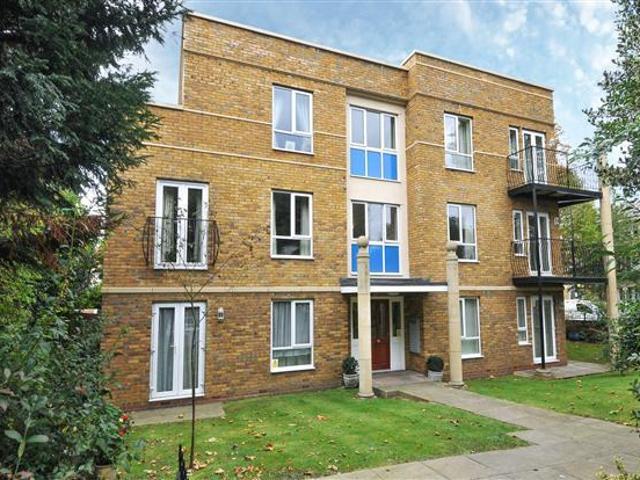 2 Bedroom Flat Let in