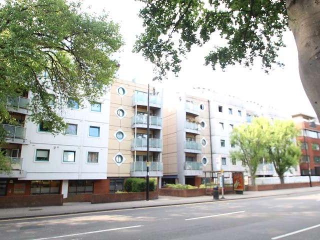 2 Bedroom Flat Let in