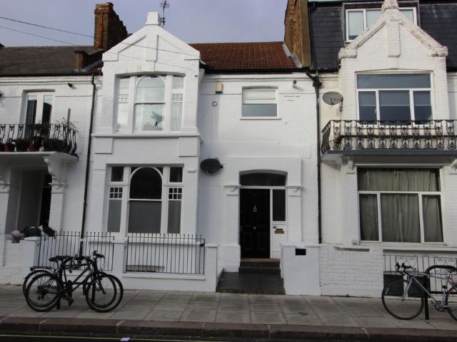 2 Bedroom Flat Let in