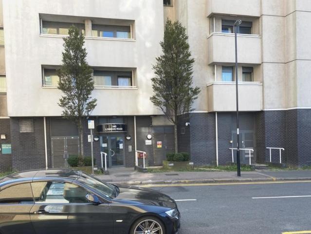 2 Bedroom Flat Let in