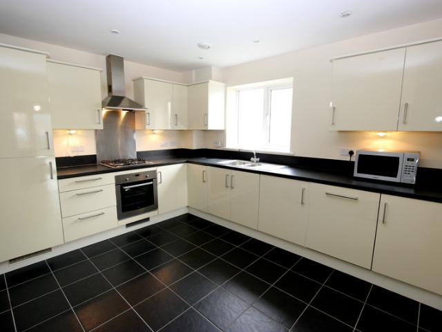 2 Bedroom Flat Let in Purley