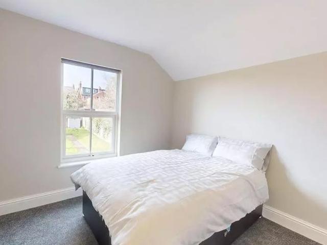 2 bedroom flat near Cowley Road Oxford