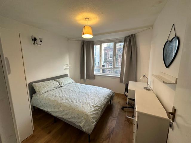 2 bedroom flat near Glasgow city centre G4