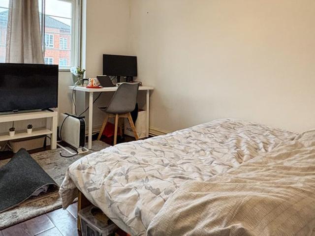 2 bedroom flat on Townshend Road, St. John's Wood
