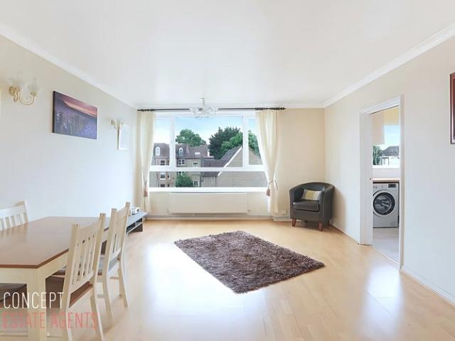2 Bedroom flat on Heathfield Road, Wandsworth,SW18