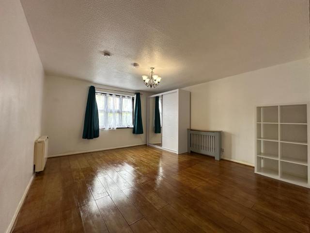 2 Bedroom Flat – Portland Road, Seven Sisters N15