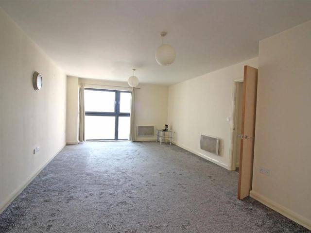 2 Bedroom Flat Purpose Built