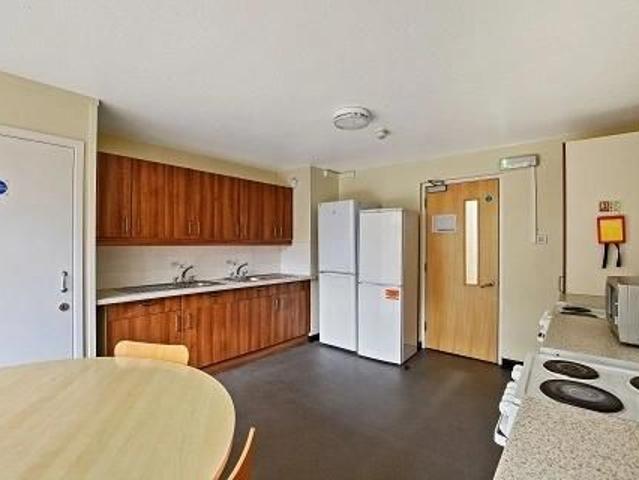 2 bedroom flat share to rent