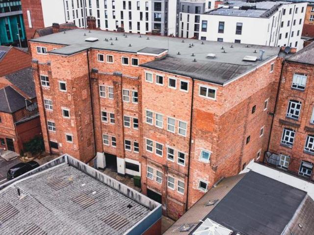 2 bedroom flat share to rent