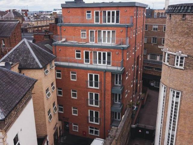 2 bedroom flat share to rent