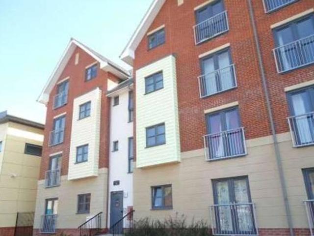 2 bedroom flat share for rent in Aylward Street Portsmouth PO1