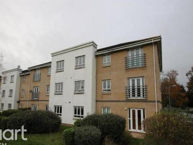 2 bedroom flat share for rent in Sovereign Heights Slough SL3 8PZ SL3