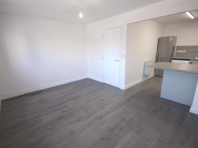 2 Bedroom Flat/Apartment To Let