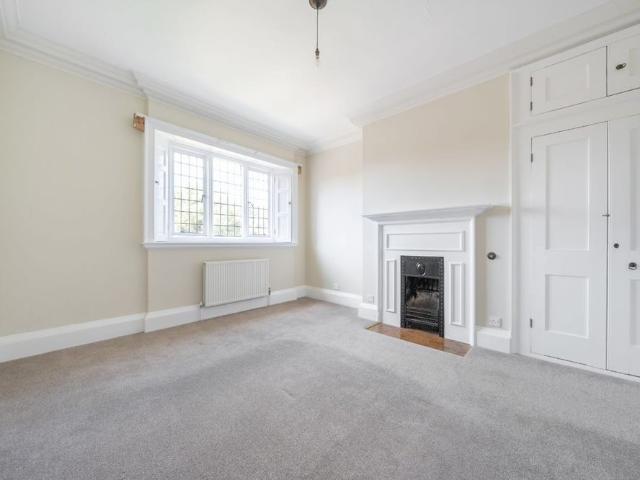 2 Bedroom Flat/Apartment To Rent in Ashford