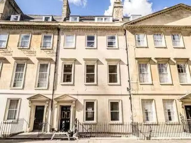 2+ bedroom flat/apartment to rent in Duke Street, Bath, BA2