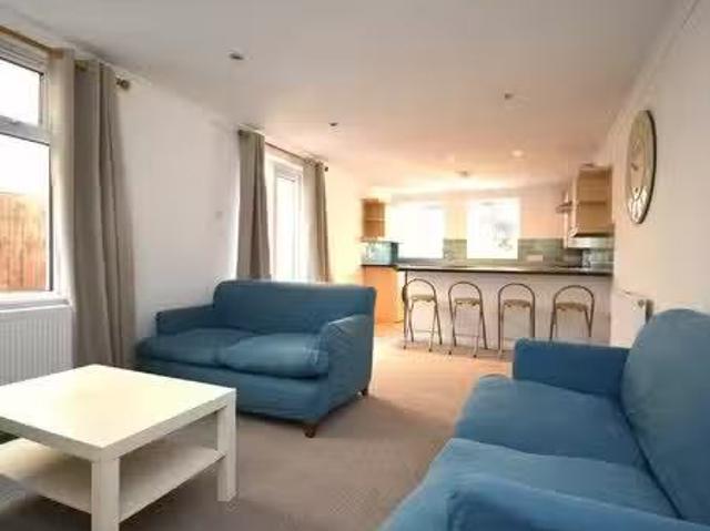 2+ bedroom flat/apartment to rent in Farlton Road, London, SW18