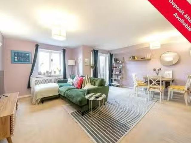 2+ bedroom flat/apartment to rent in Green Lane, London, SW16
