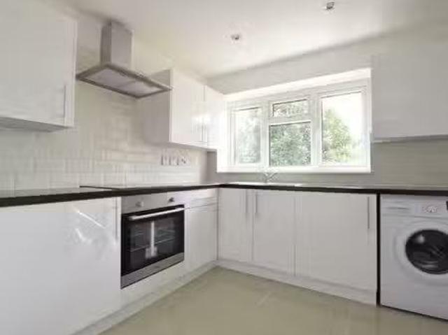 2+ bedroom flat/apartment to rent in Lebanon Gardens, London.