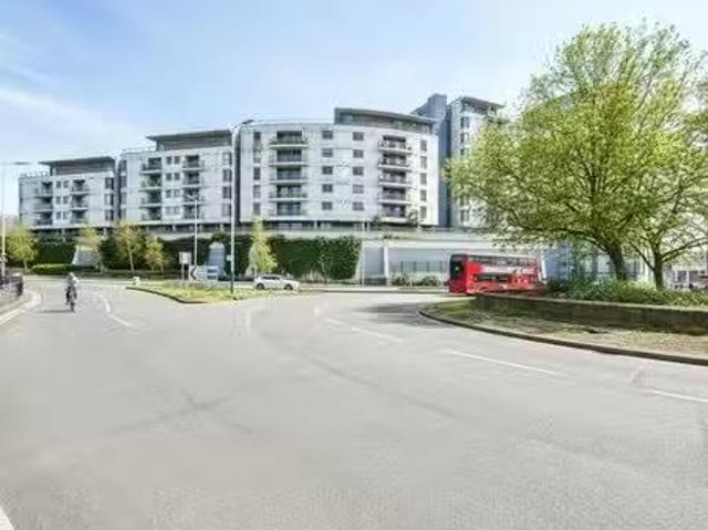 2+ bedroom flat/apartment to rent in Lexicon Apartments, Mercu.