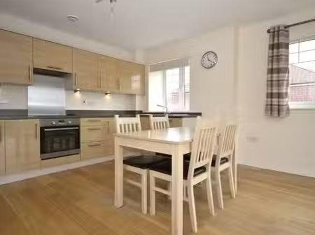 2+ bedroom flat/apartment to rent in Windings House, 23 School.