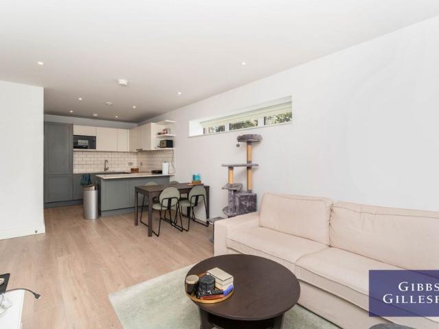 2 Bedroom Flat/Apartment to rent