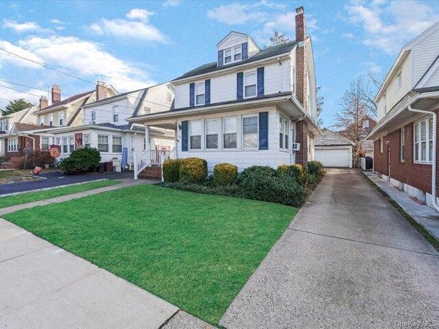 2 bedroom, Floral Park NY 11001 102528183