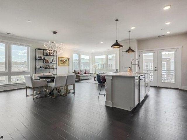 2 bedroom, Florham Park NJ 07932 104848585