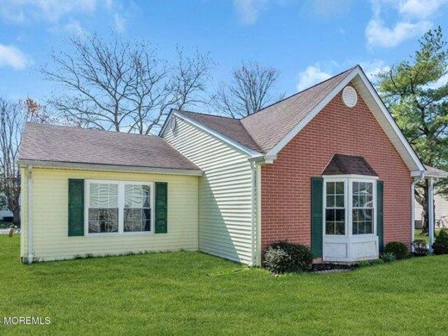2 bedroom, Freehold NJ 07728 102728239