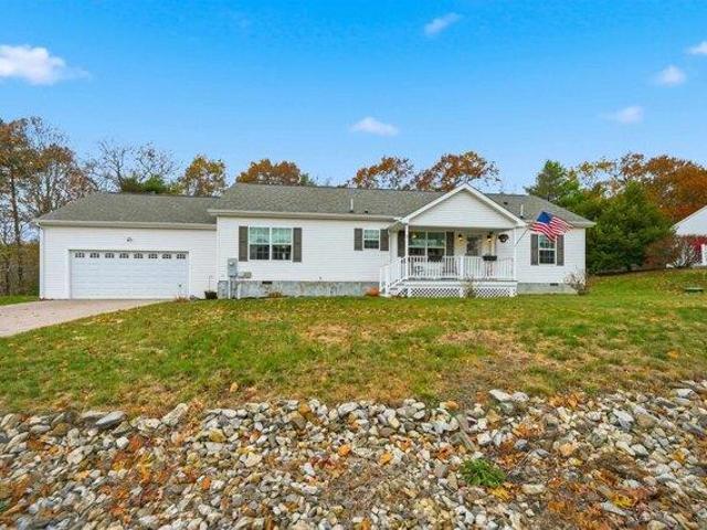 2 bedroom, Fremont NH 03044 102216052