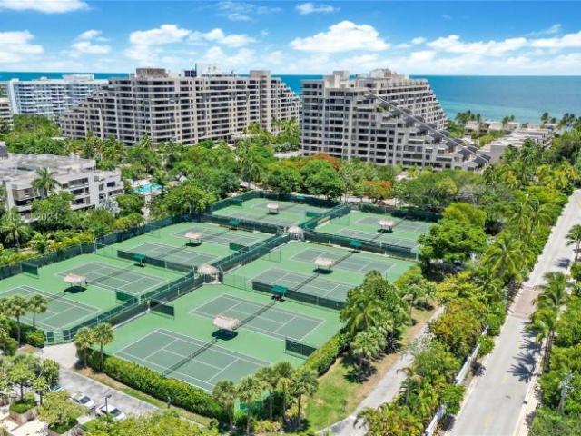 2 bedroom, Key Biscayne Fl FL 33149 102396052