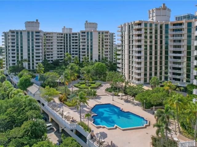 2 bedroom, Key Biscayne Fl FL 33149 102396020