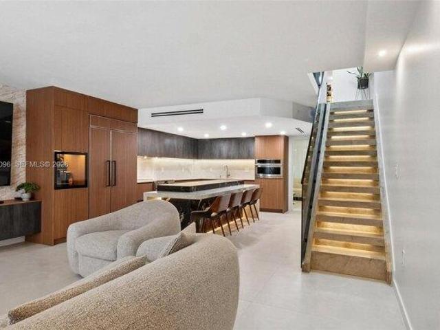 2 bedroom, Key Biscayne FL 33149 104900021