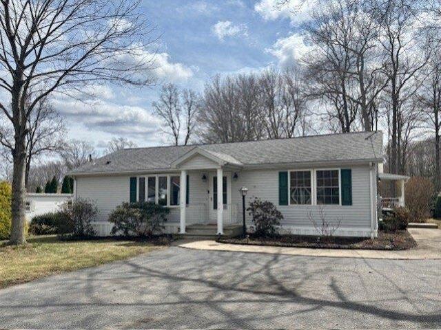 2 bedroom, Killingworth CT 06419 102282337