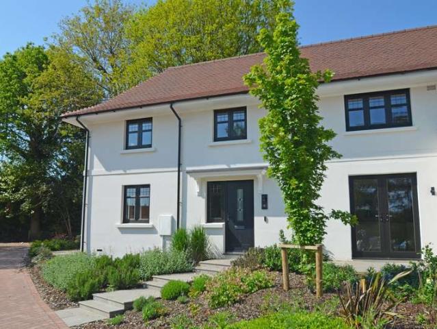 2 Bedroom House