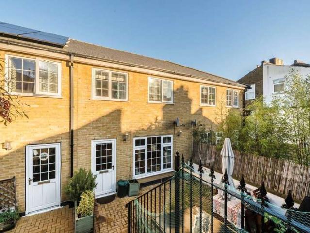 2 Bedroom House