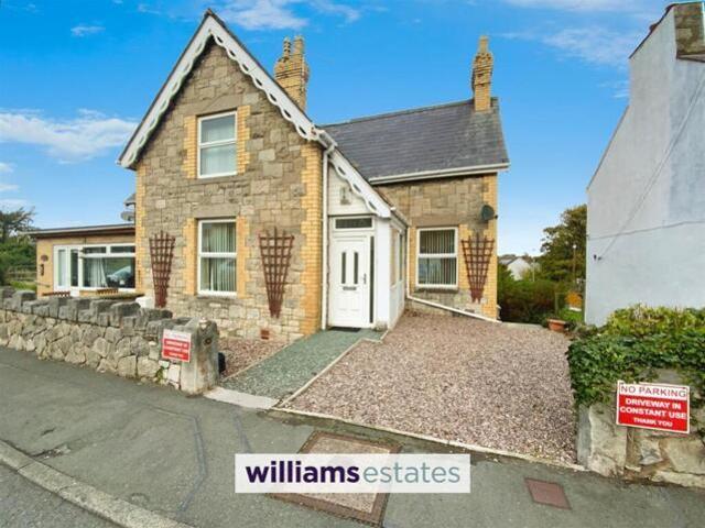 2 Bedroom House Conwy Conwy 98612544