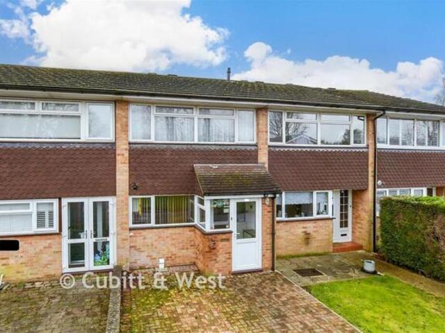 2 Bedroom House Caterham Surrey 99130021